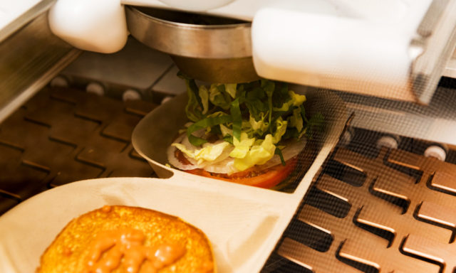 Creator, le restaurant où les robots cuisinent vos burgers