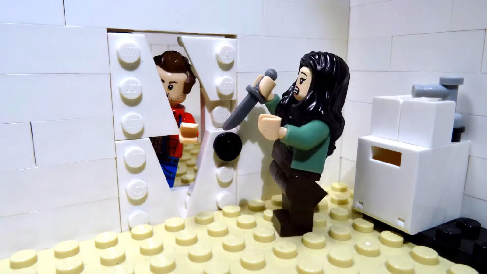 Les scènes cultes de The Shining rejouées avec uniquement des Lego